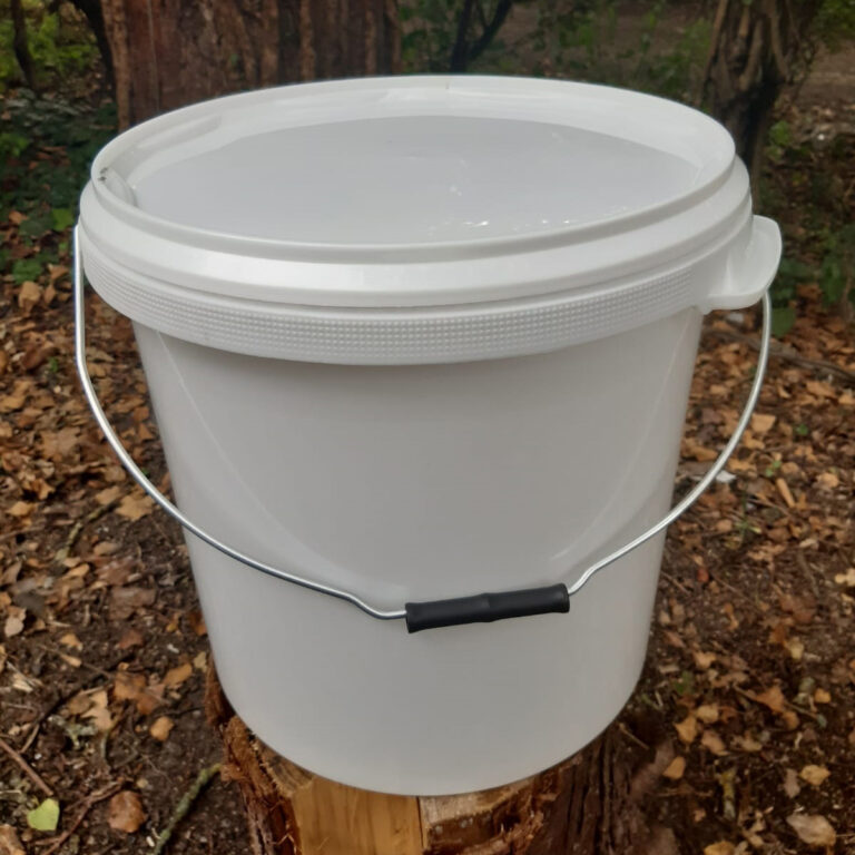 Plastic Honey Bucket 30lb - Northern Bees